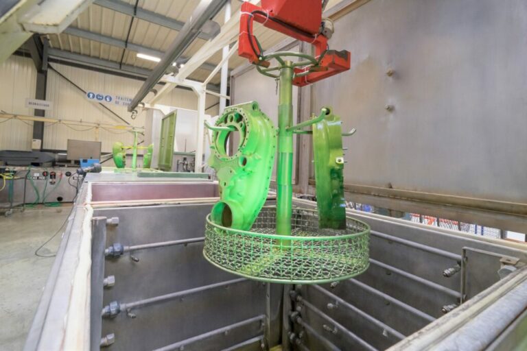 Non destructive testing fluorescent penetrant inspection - TECHMAN-HEAD